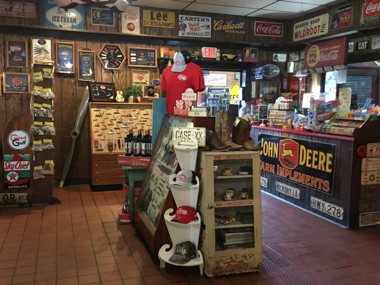 Collett Country Store | Johnny's BBQ